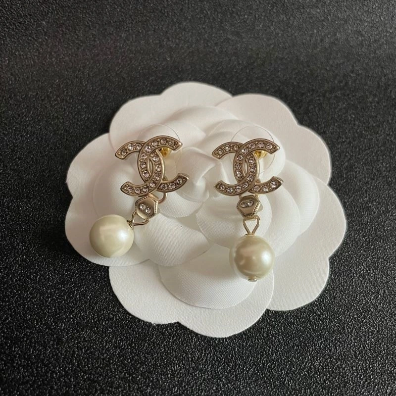 Top match Chanel Earrings
