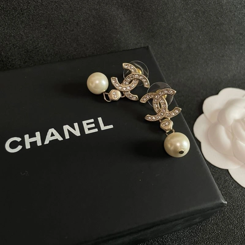 Top match Chanel Earrings