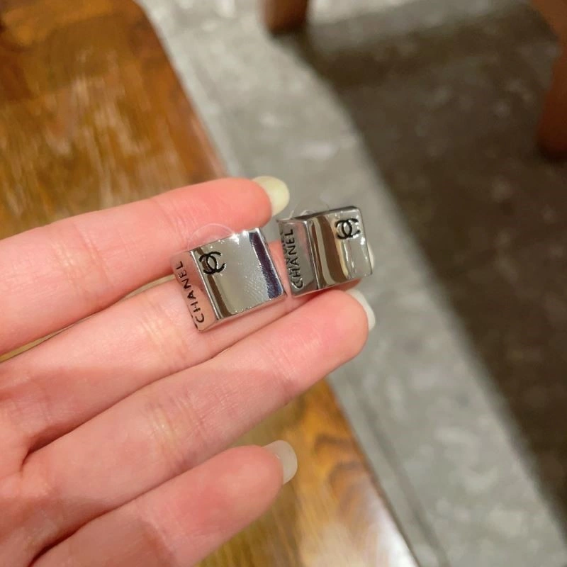 Accurate model Chanel Earrings