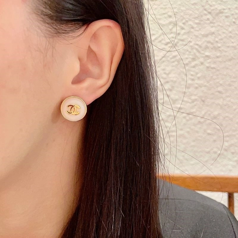 Top mirror Chanel Earrings
