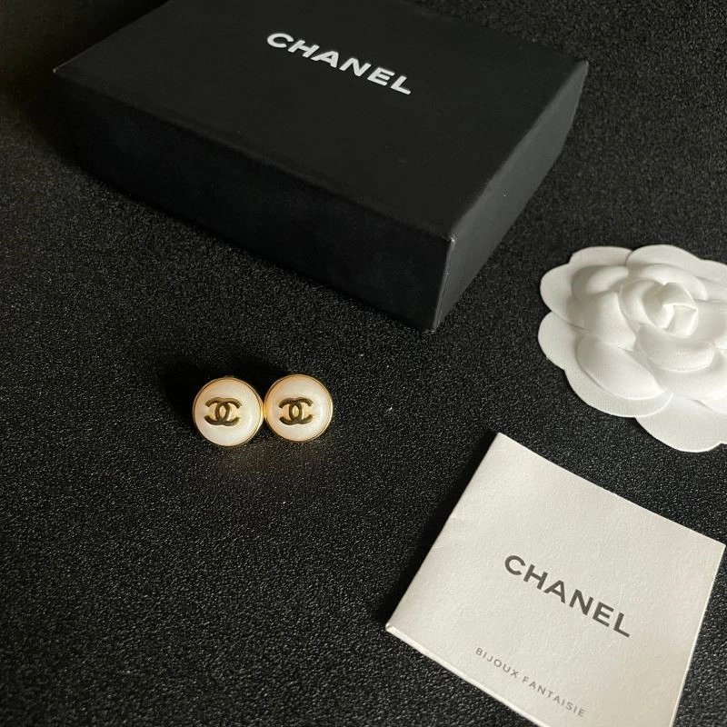 Top mirror Chanel Earrings