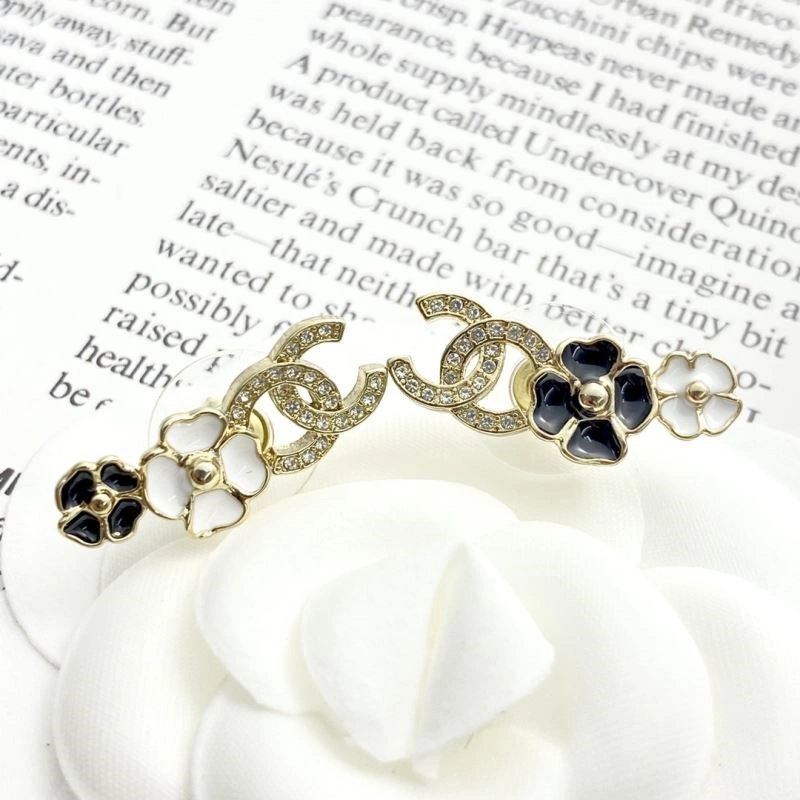 Top match Chanel Earrings