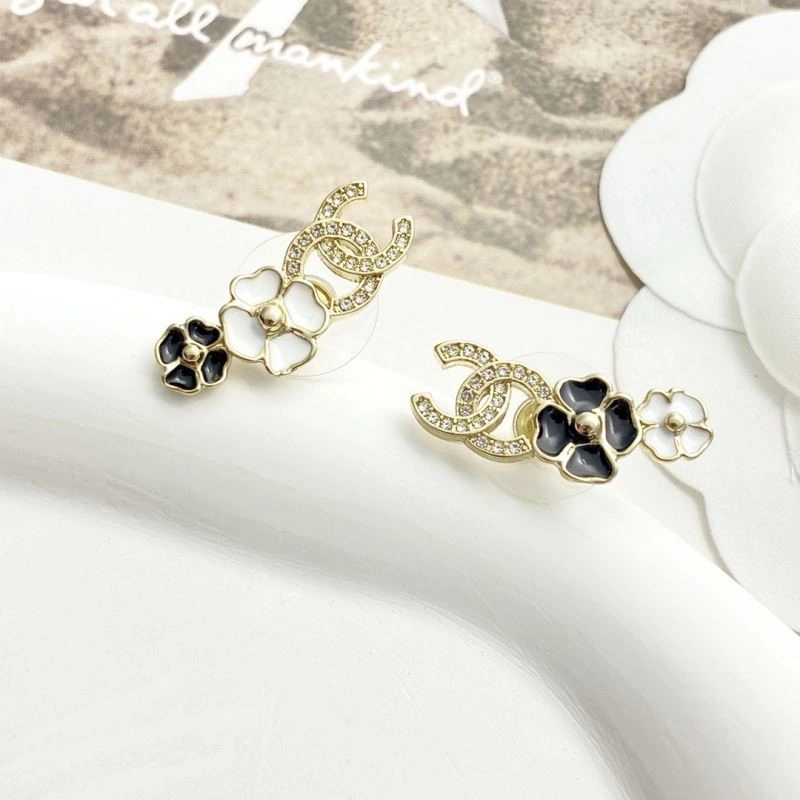 Top match Chanel Earrings