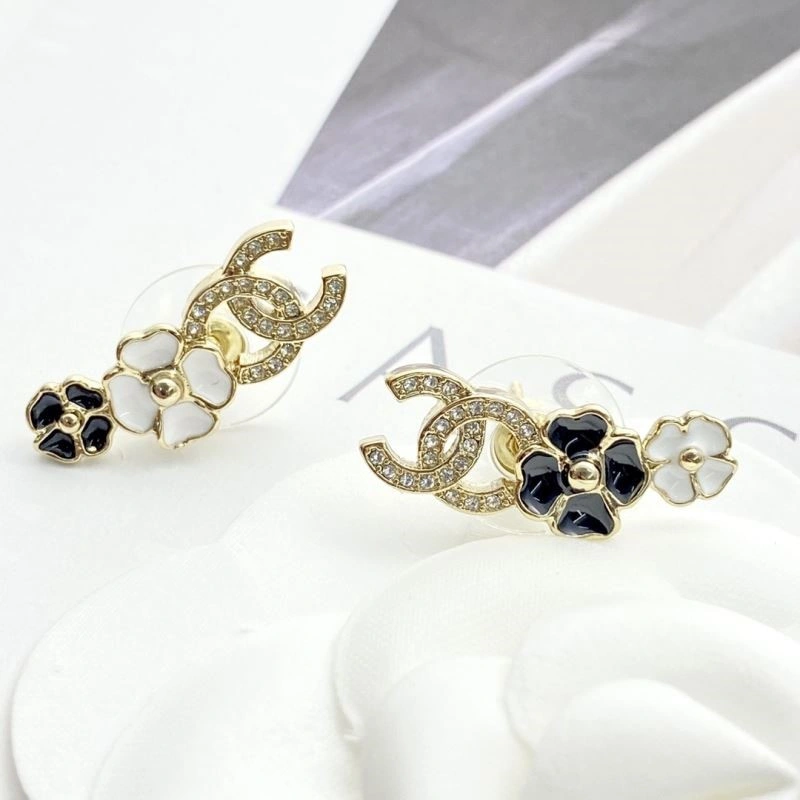 Top match Chanel Earrings