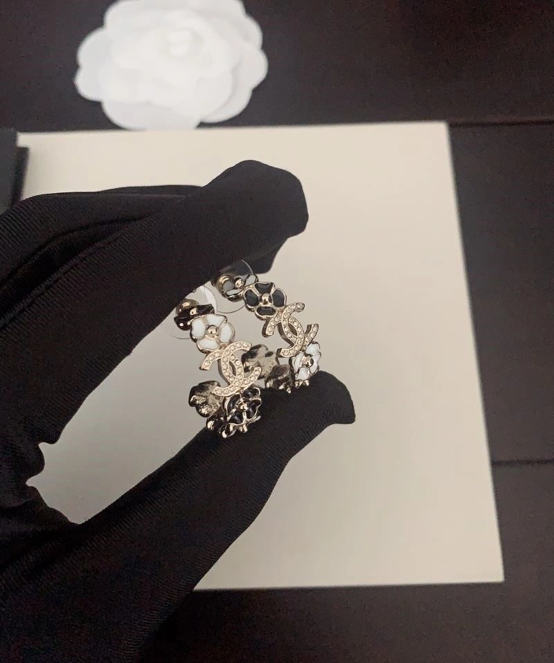 Top mirror Chanel Earrings