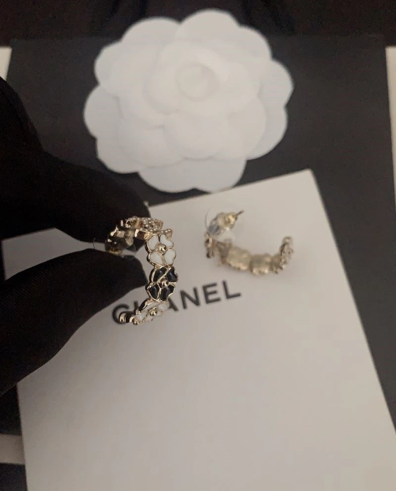 Top mirror Chanel Earrings