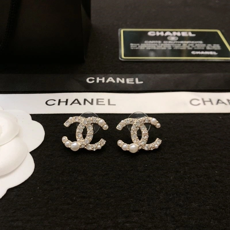 Top match Chanel Earrings
