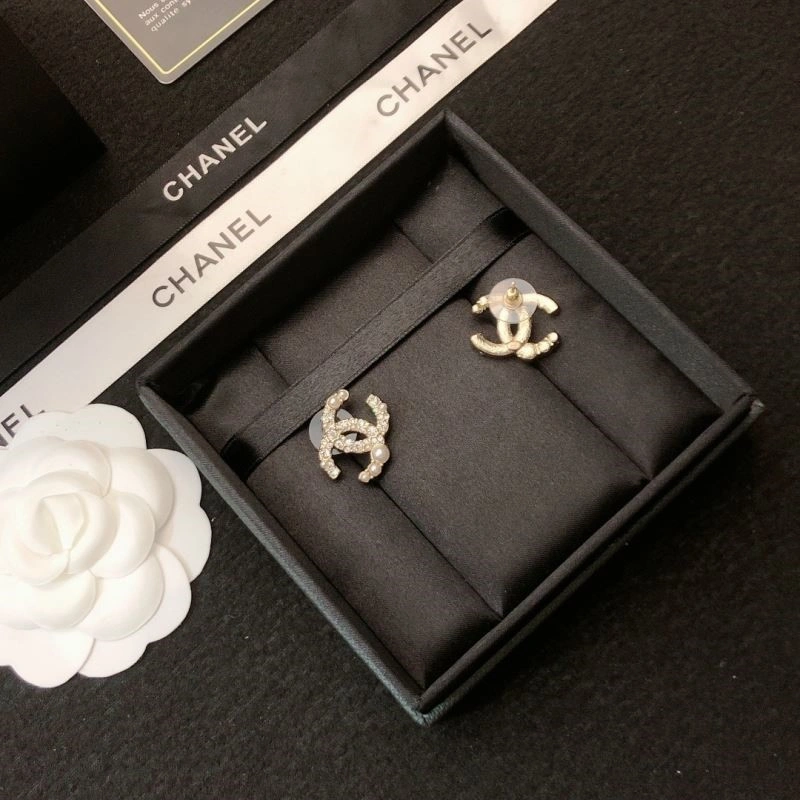 Top match Chanel Earrings