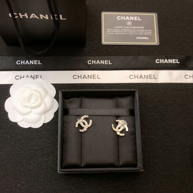 Top match Chanel Earrings