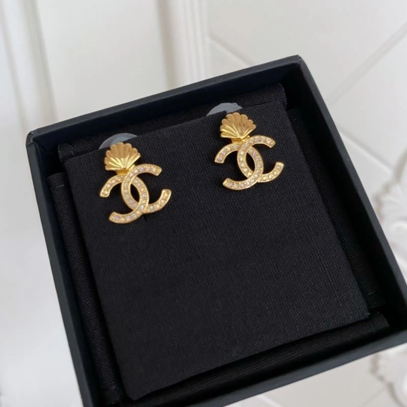 Top match Chanel Earrings