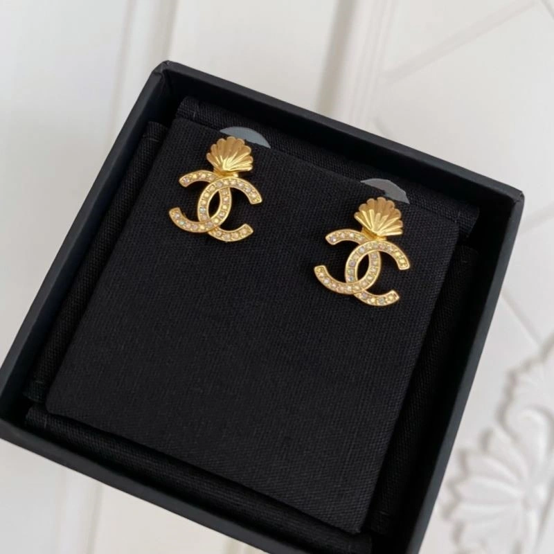 Top match Chanel Earrings