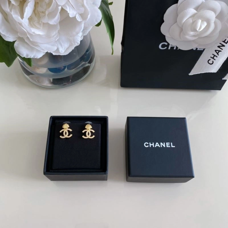 Top match Chanel Earrings