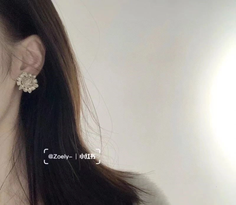 High fidelity Chanel Earrings