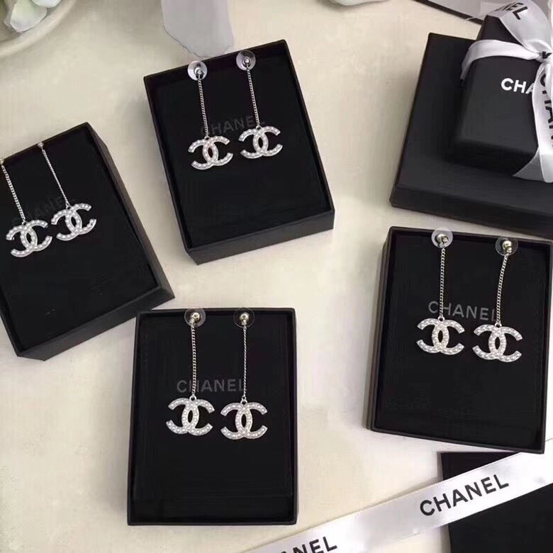 Top mirror Chanel Earrings