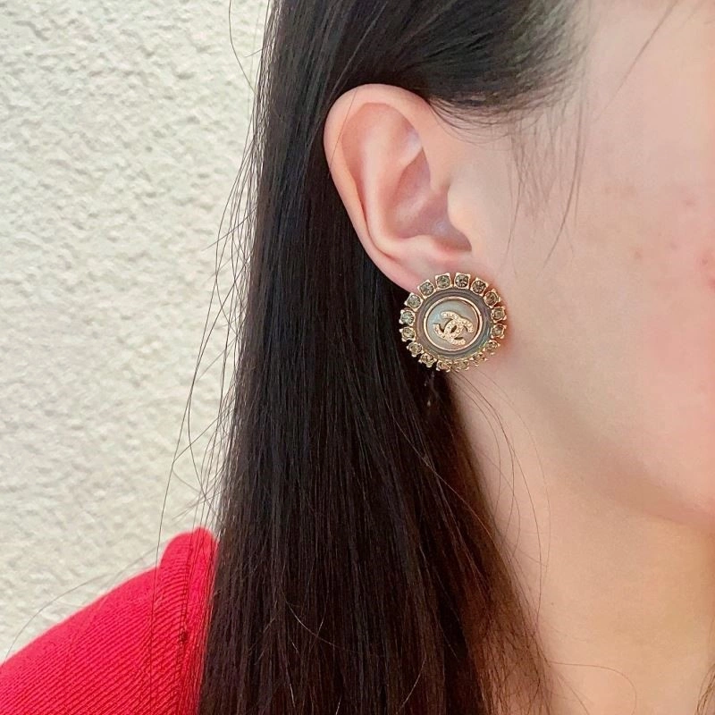 Top mirror Chanel Earrings