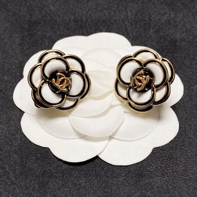 Top mirror Chanel Earrings