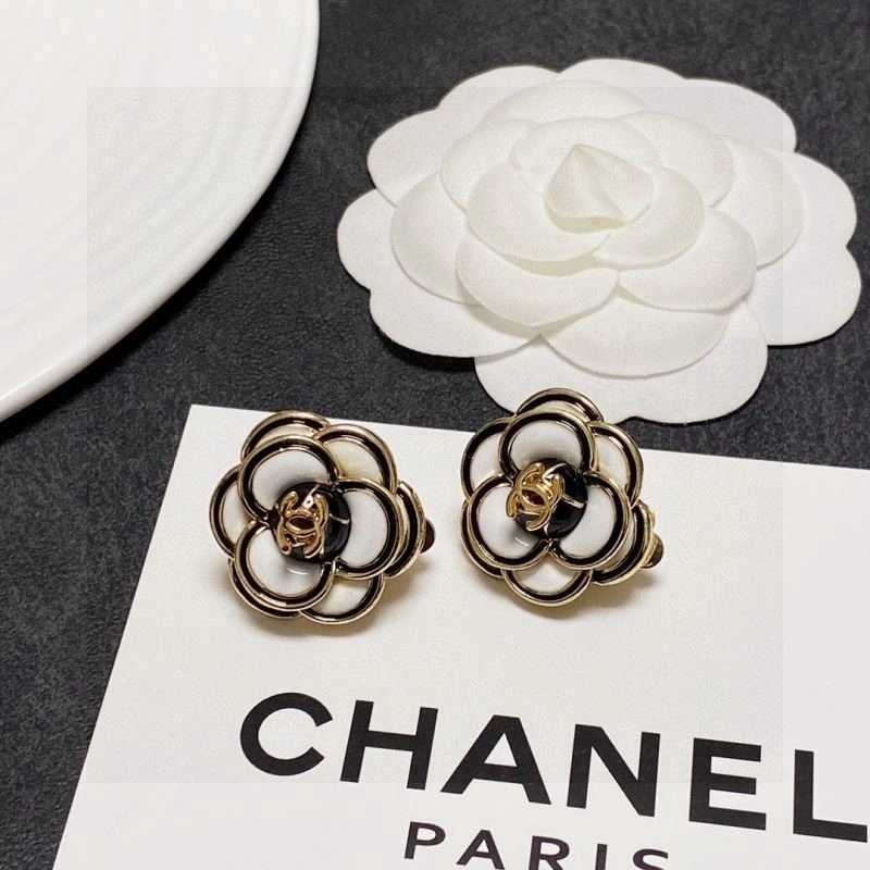 Top mirror Chanel Earrings
