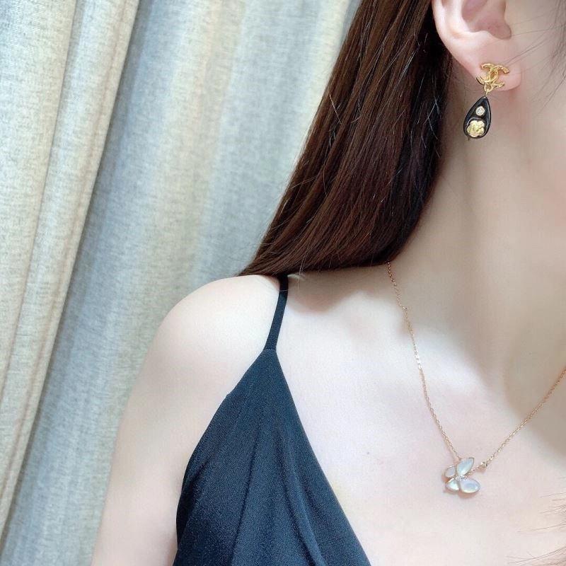 Accurate model Chanel Earrings