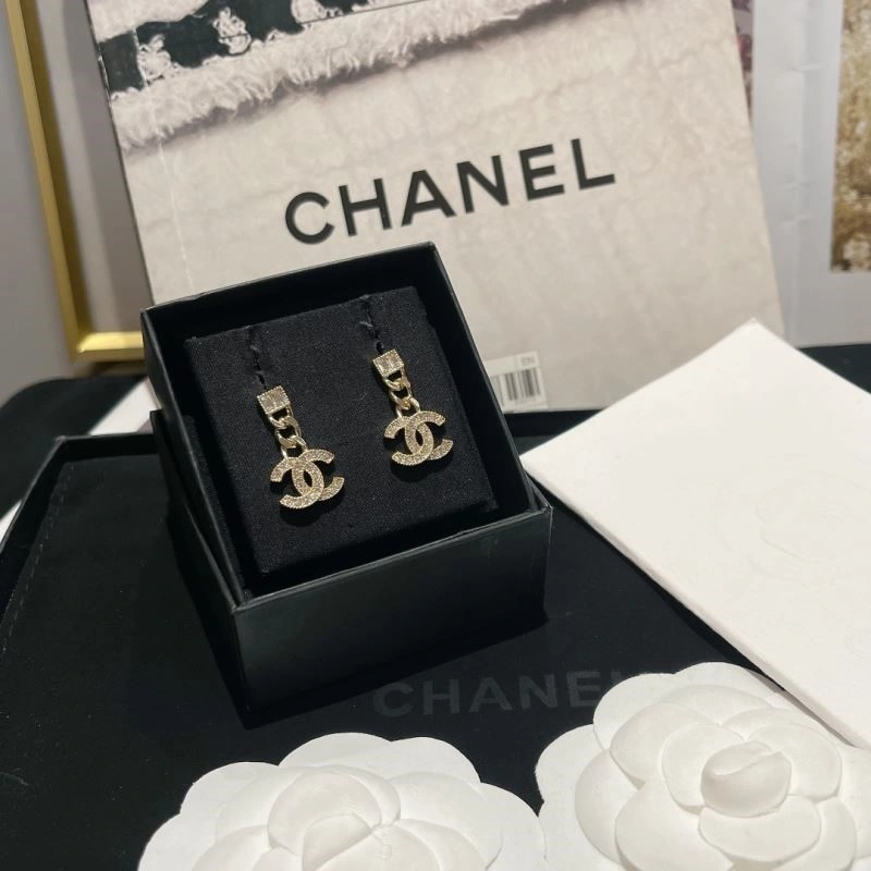 Top match Chanel Earrings