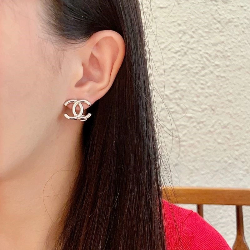 Top match Chanel Earrings