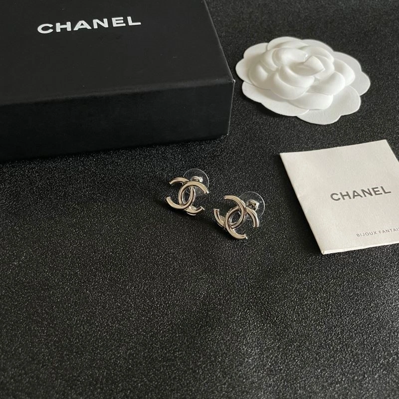 Top match Chanel Earrings