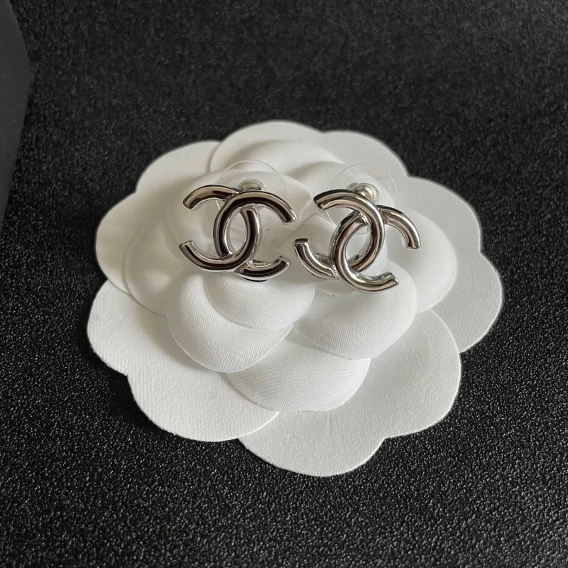 Top match Chanel Earrings