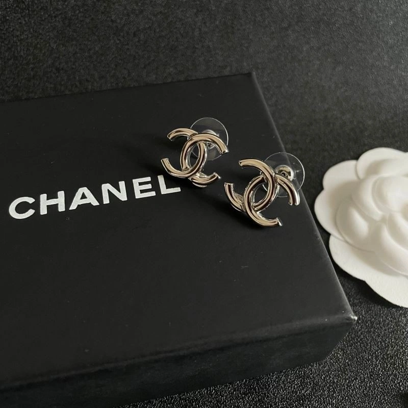 Top match Chanel Earrings