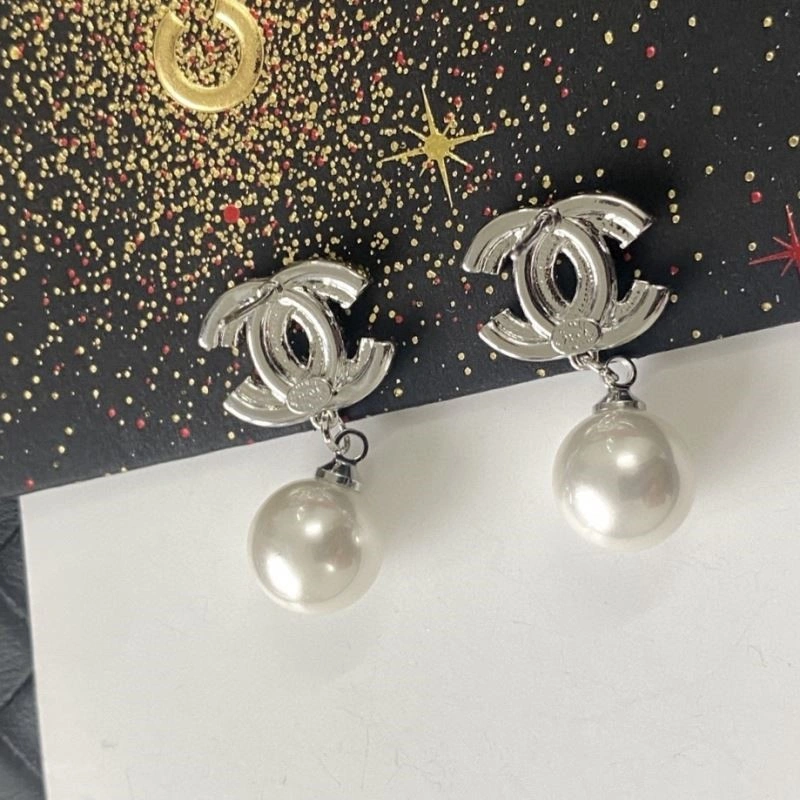 High accuracy Chanel Earrings