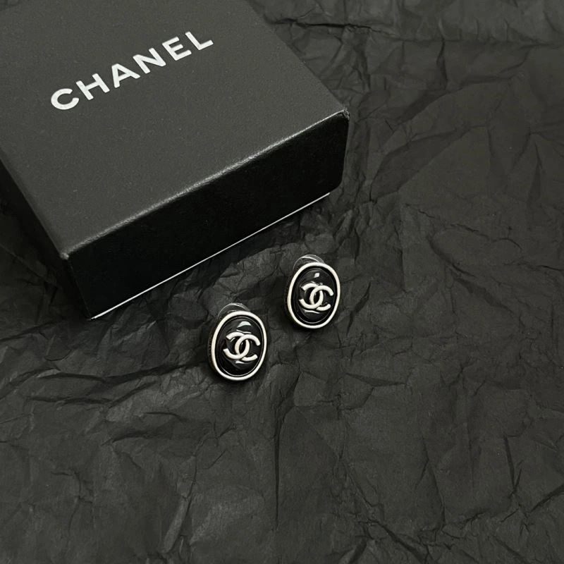 Top mirror Chanel Earrings