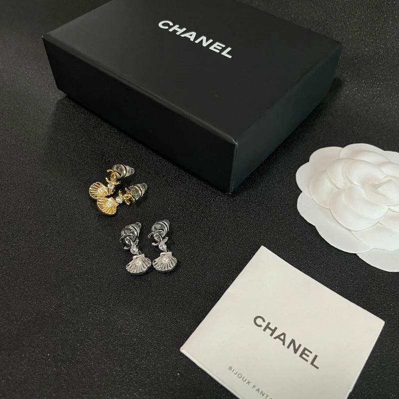 Top match Chanel Earrings
