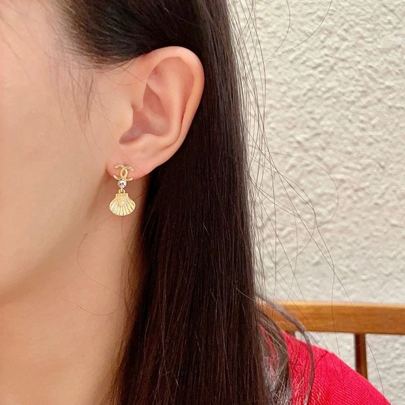 Top match Chanel Earrings