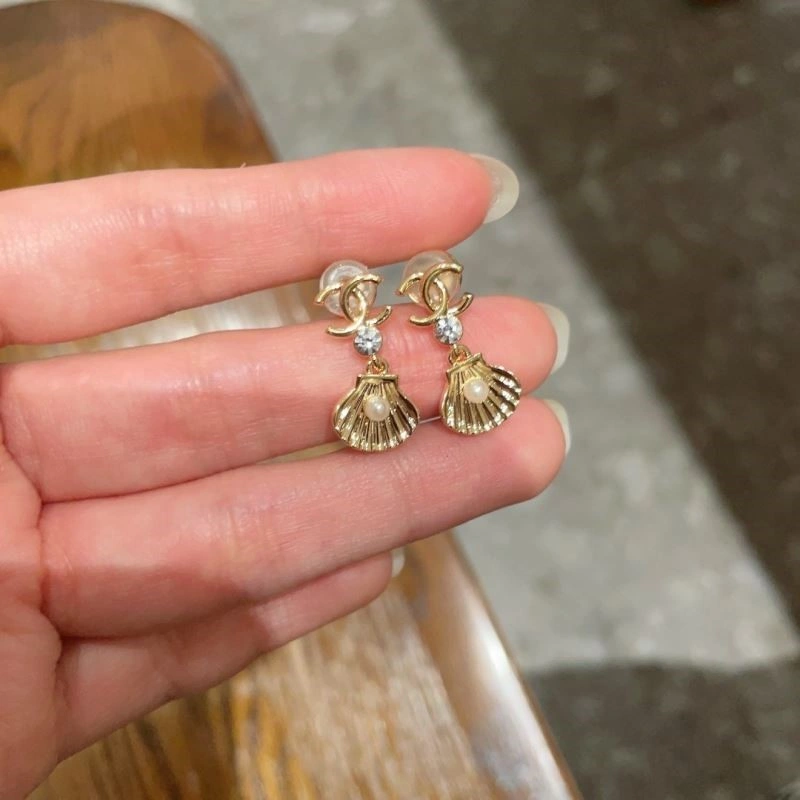 Top match Chanel Earrings