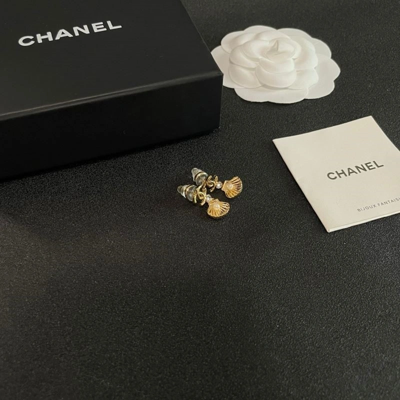 Top match Chanel Earrings