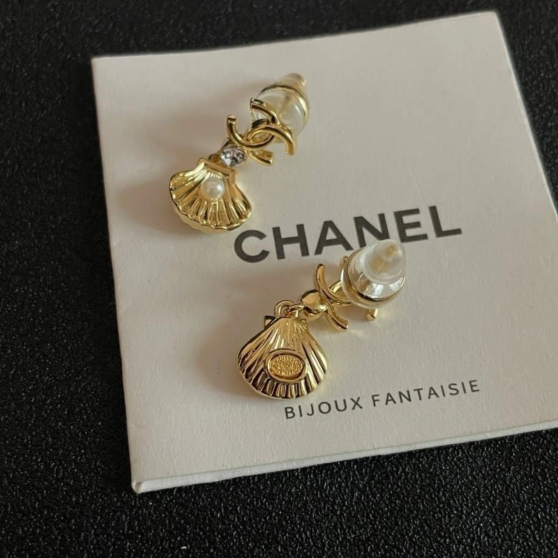 Top match Chanel Earrings