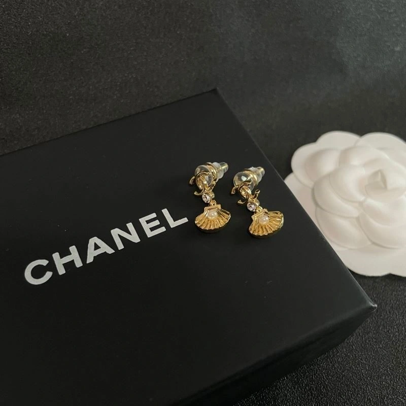 Top match Chanel Earrings