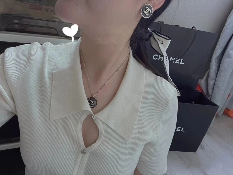 Top mirror Chanel Earrings