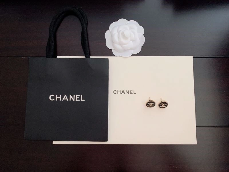 Top mirror Chanel Earrings