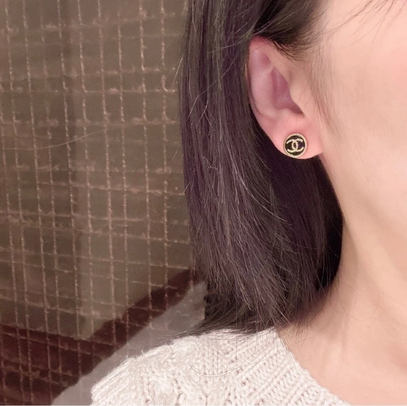 Top mirror Chanel Earrings