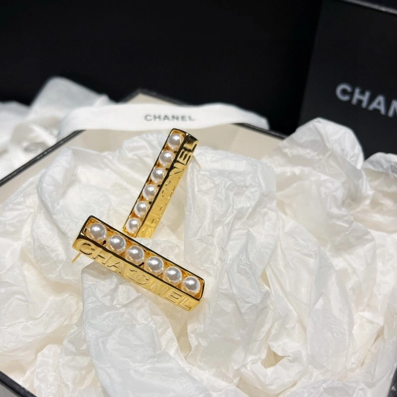 Top mirror Chanel Earrings