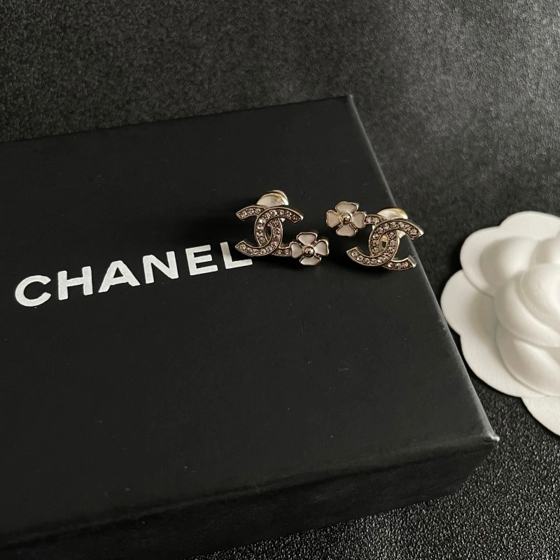 High accuracy Chanel Earrings