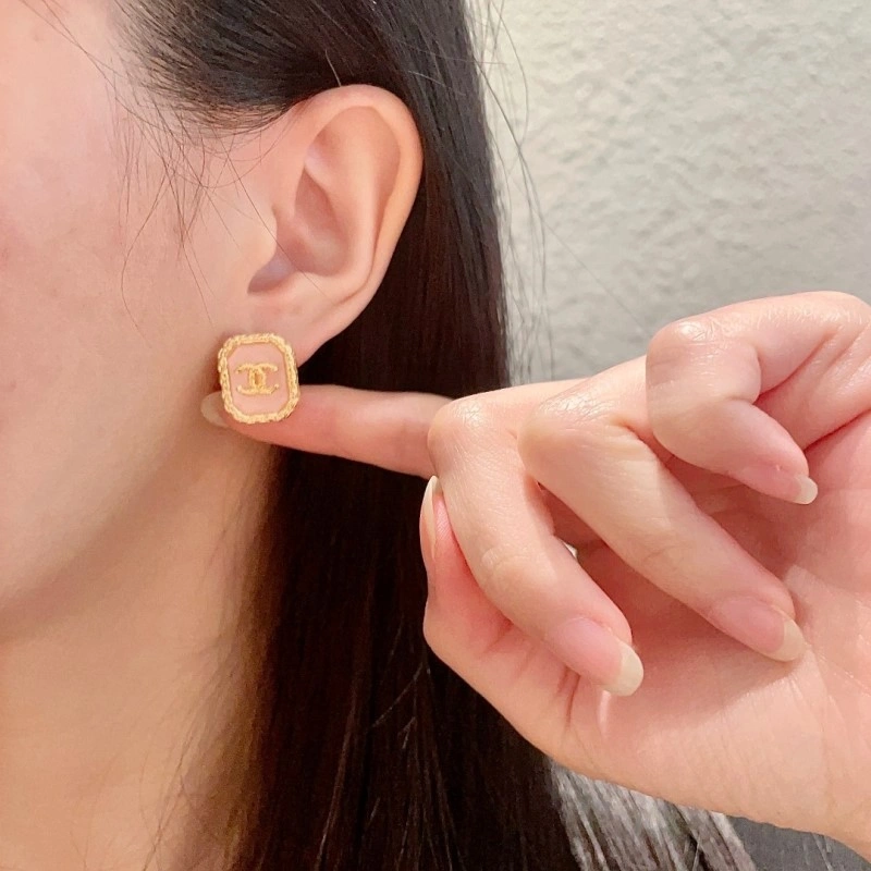High accuracy Chanel Earrings