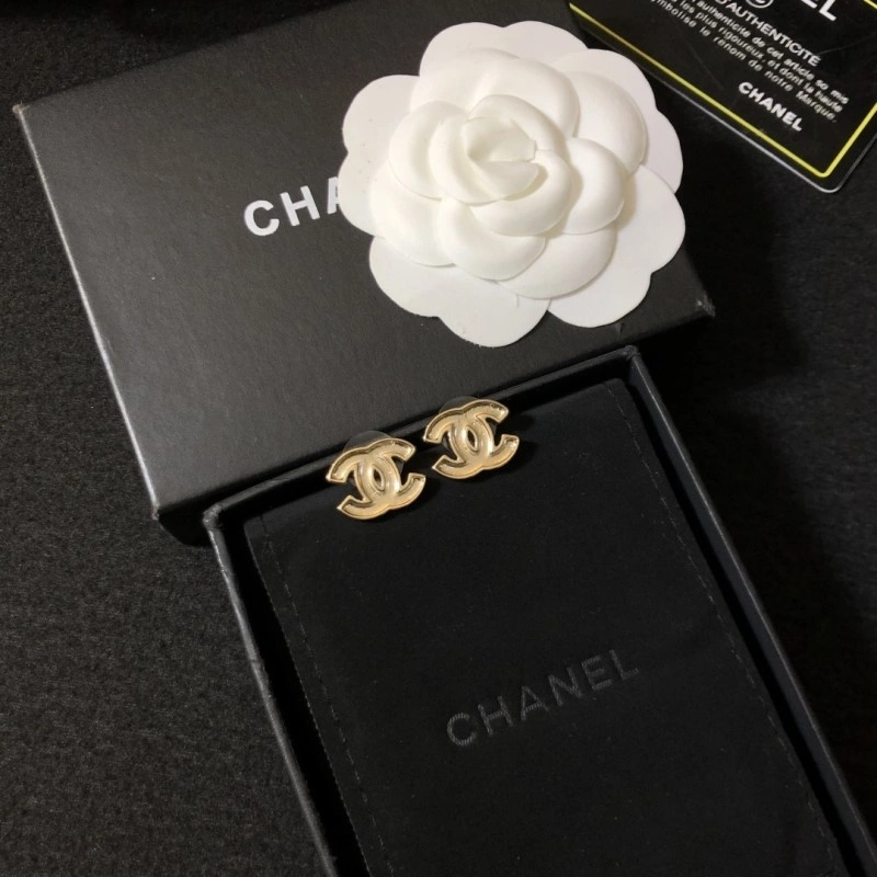 Top match Chanel Earrings