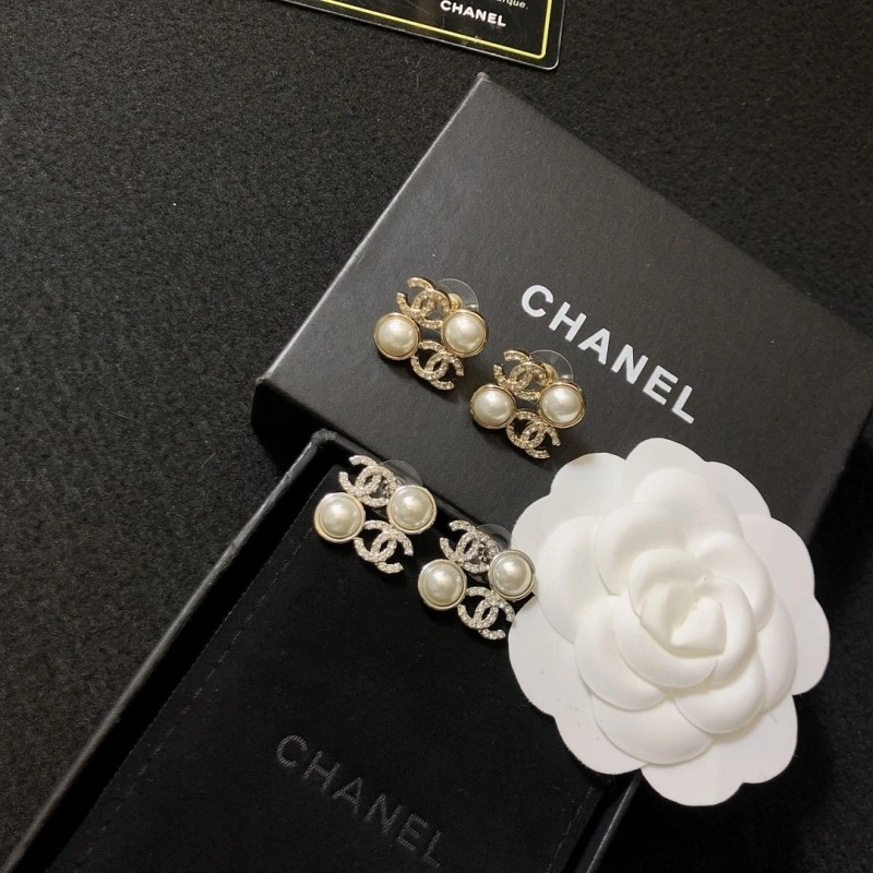 Top mirror Chanel Earrings