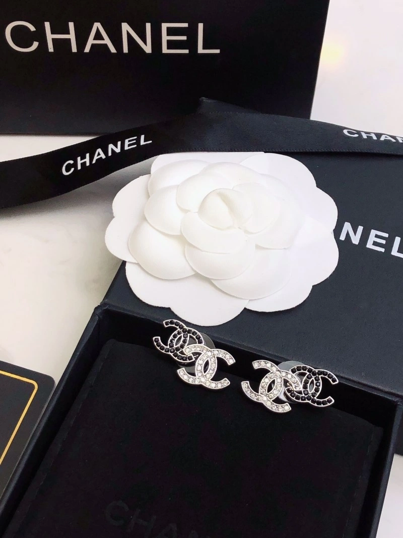 Top match Chanel Earrings