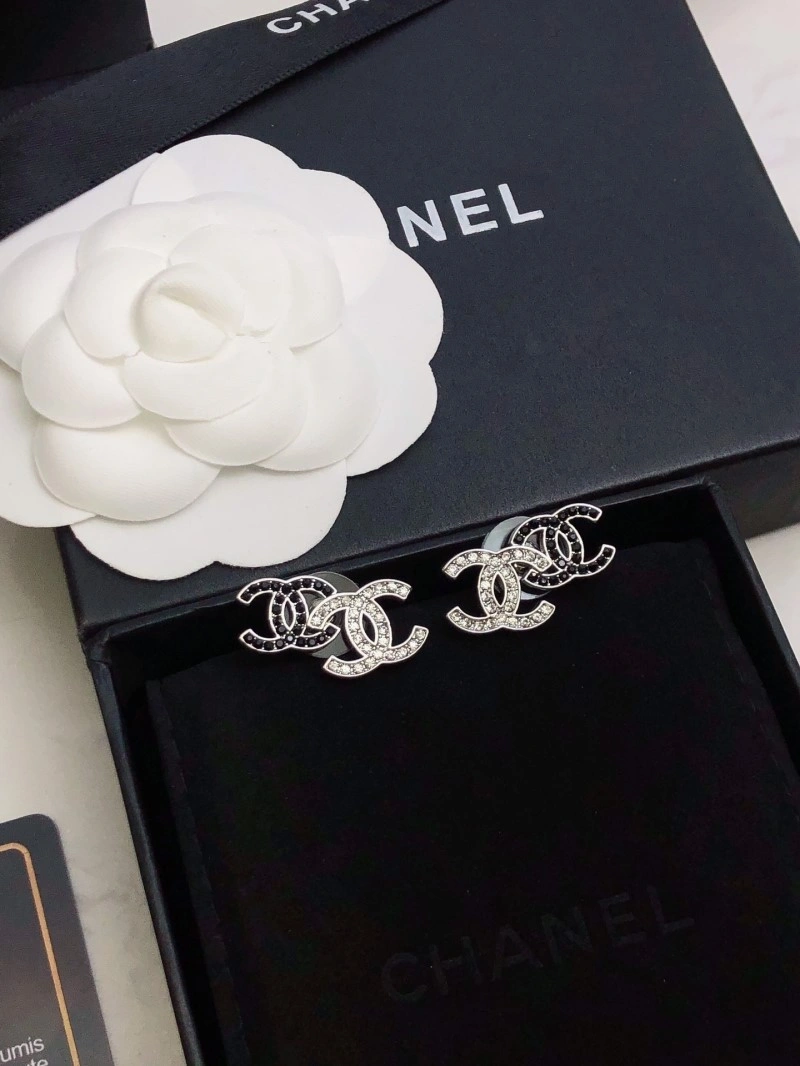 Top match Chanel Earrings