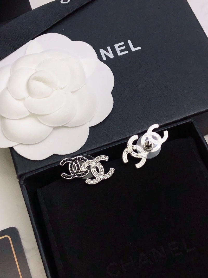 Top match Chanel Earrings