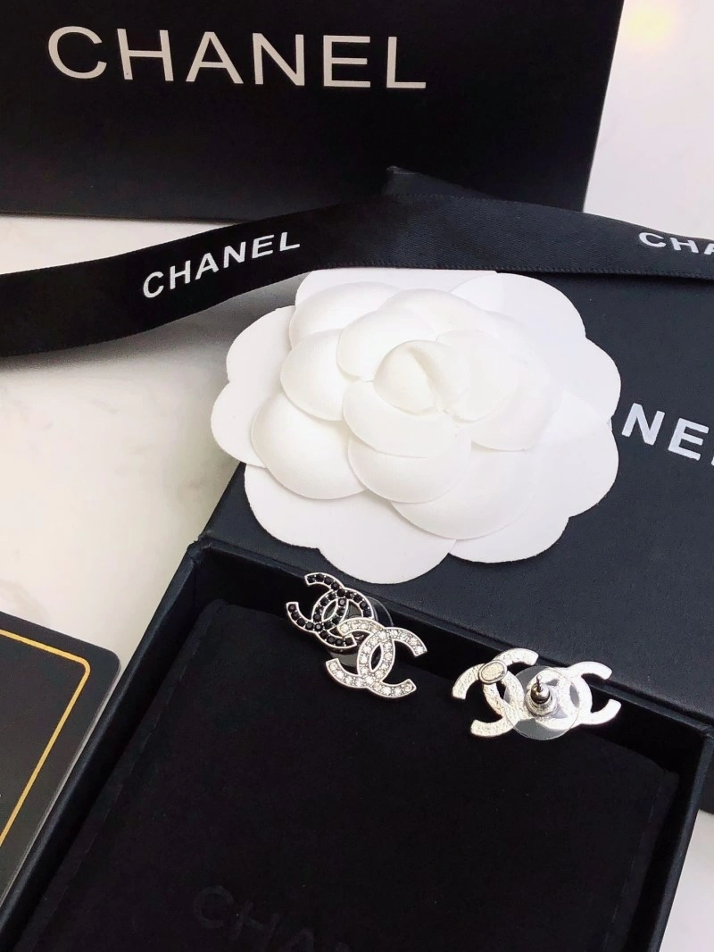 Top match Chanel Earrings
