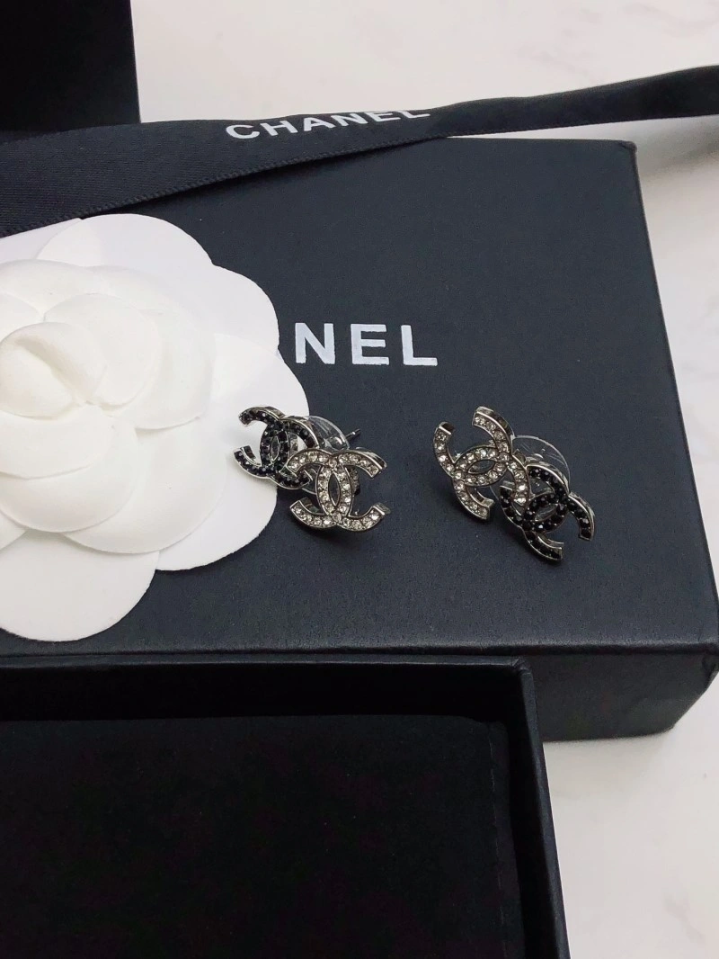 Top match Chanel Earrings