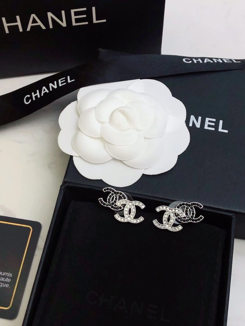 Top match Chanel Earrings