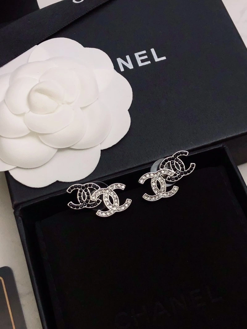Top match Chanel Earrings